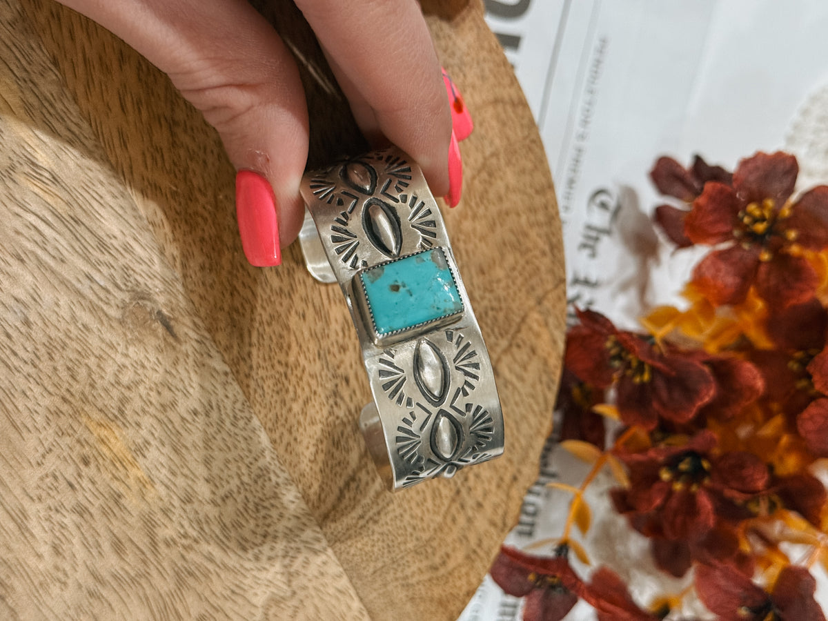 Shorty Cuff – Just Peachy Double Wide Designs